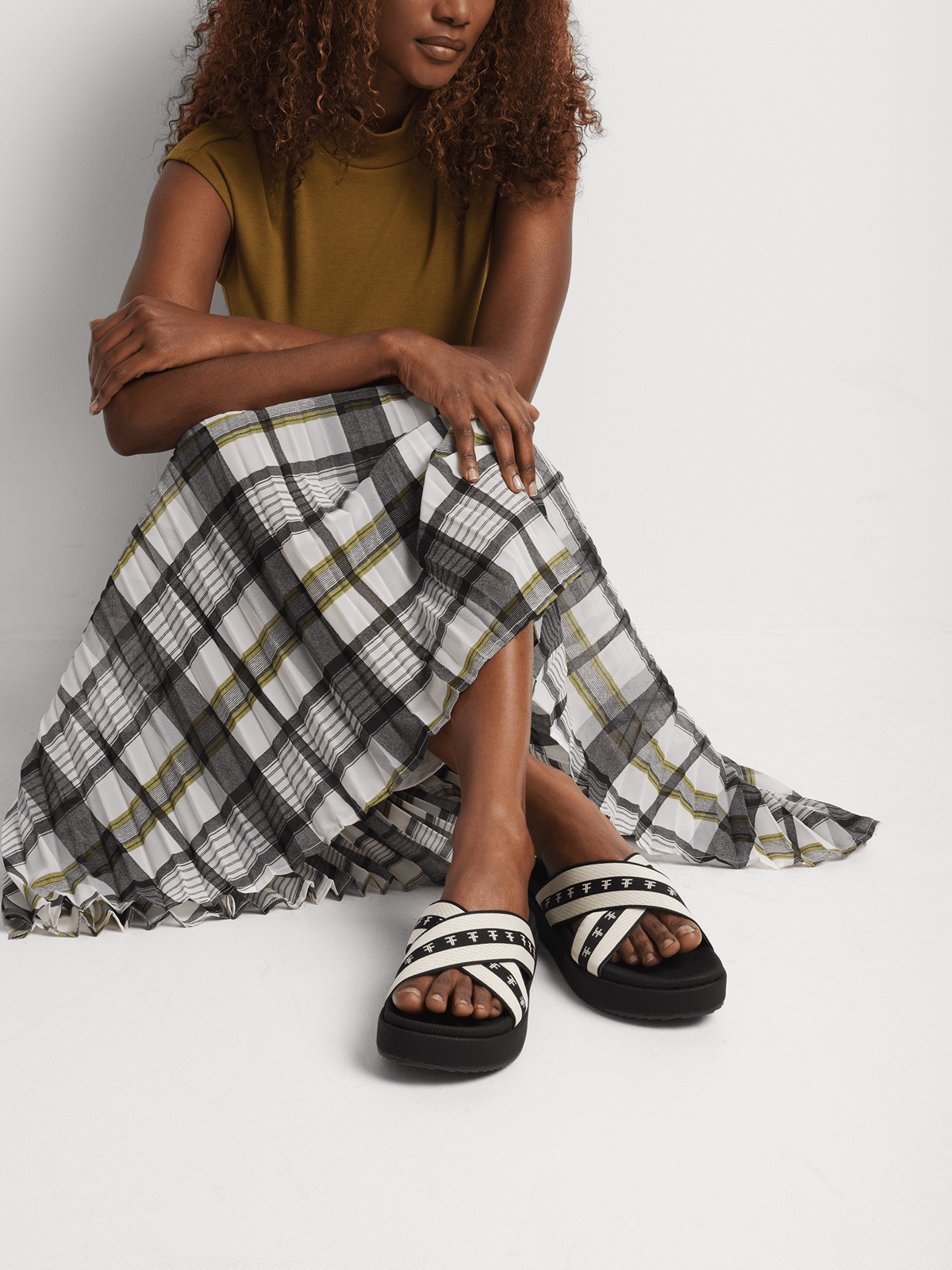 FF Cross Over Flatform Sandals | Bash