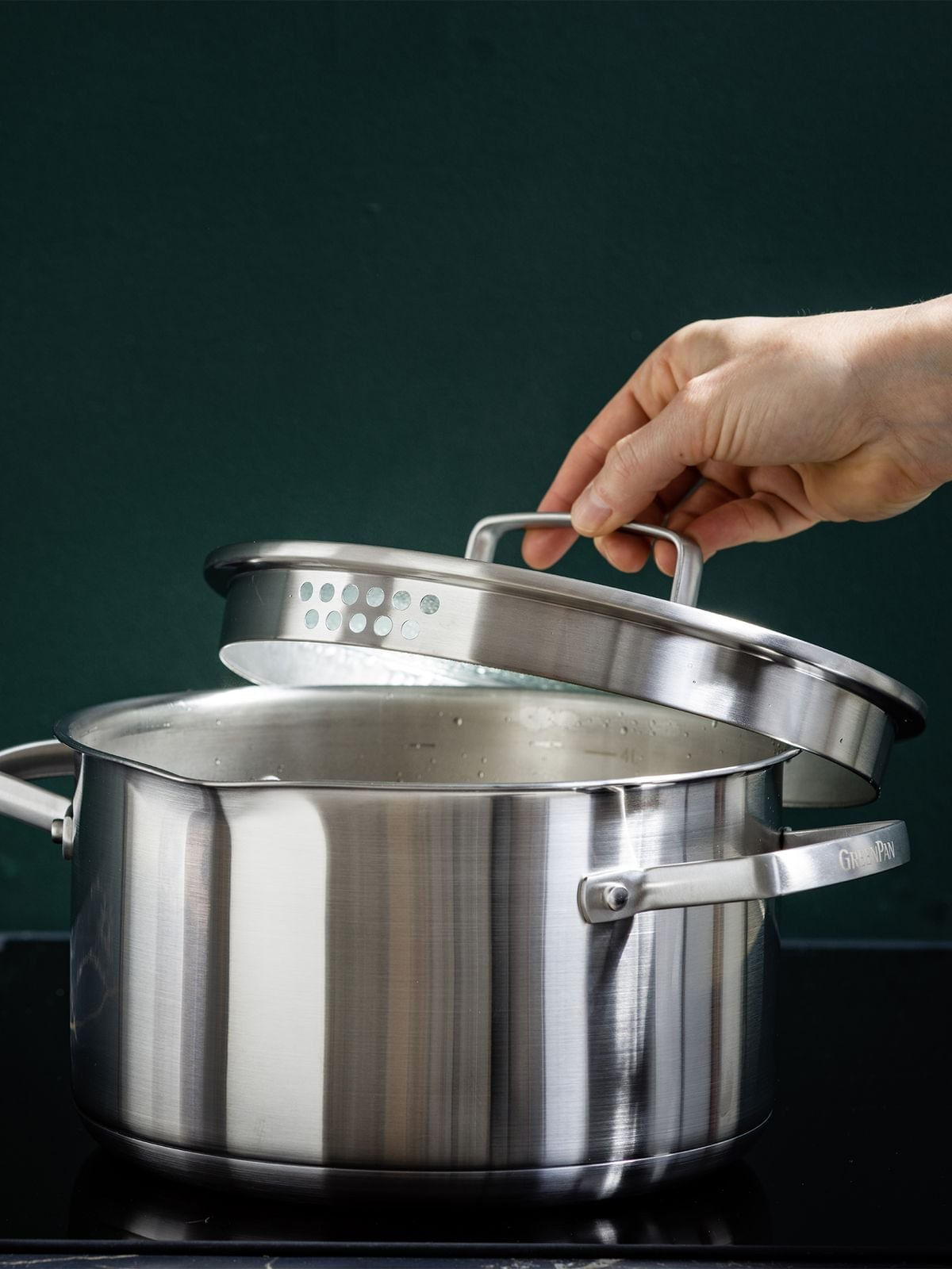 Greenpan Chefs Colletion Casserole Pot W/Lid 22cm | Bash