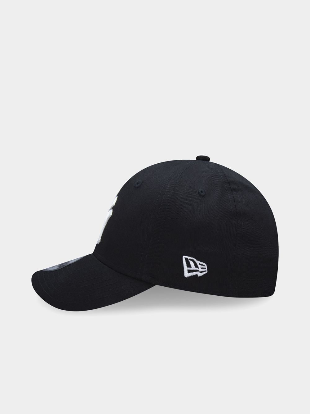 New Era New York Yankees 9Forty Black/White Cap | Bash