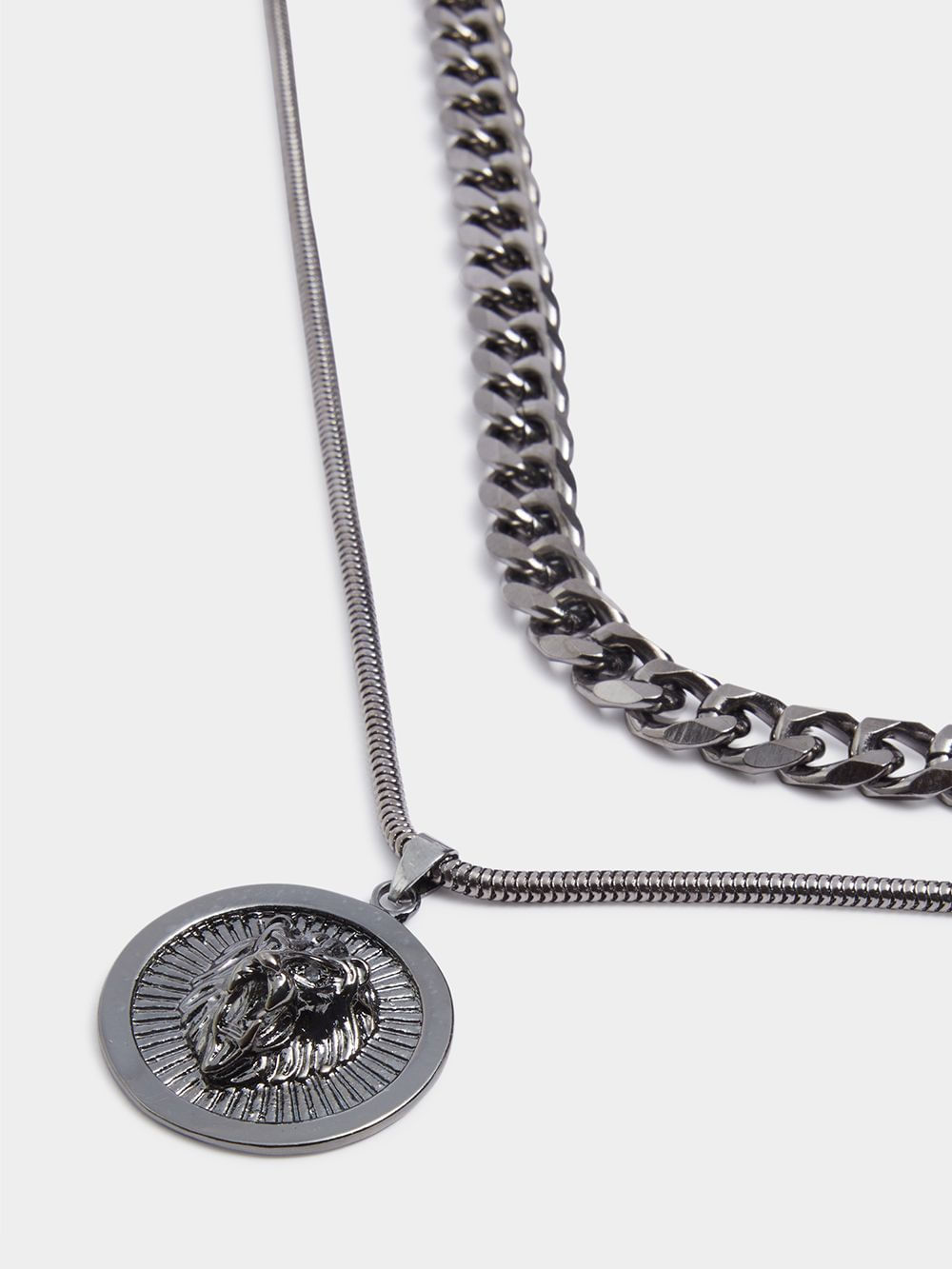 Markham Men's Gunmetal Oversize Mufasa Pendant Necklace Set | Bash