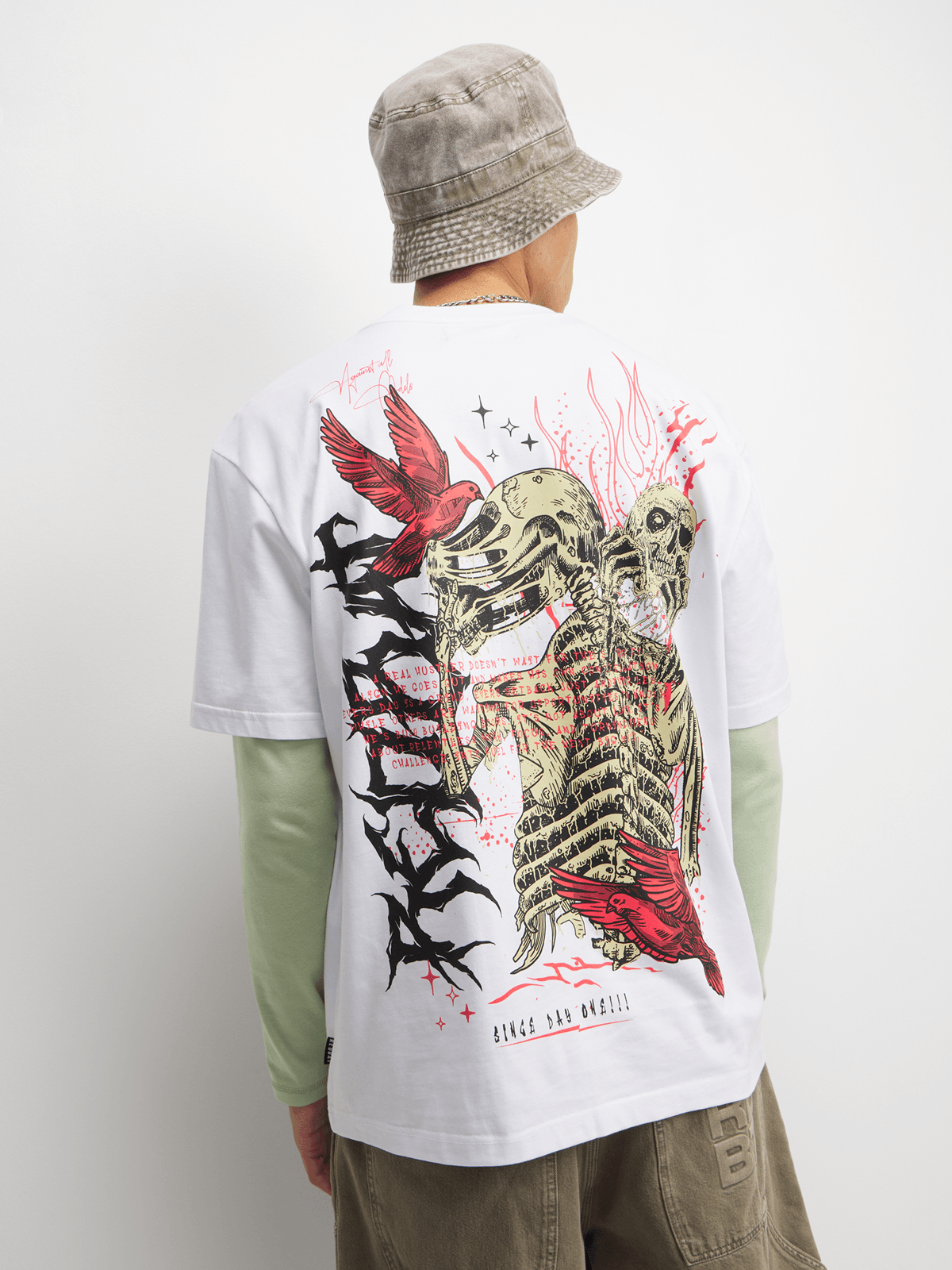 Redbat Athletics Men's White Graphic T-Shirt | Bash