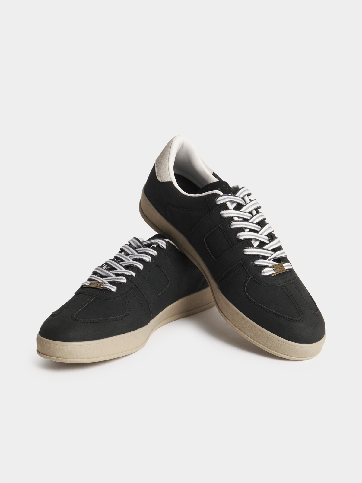 Markham Men's Nubuck Archive Black Court | Bash