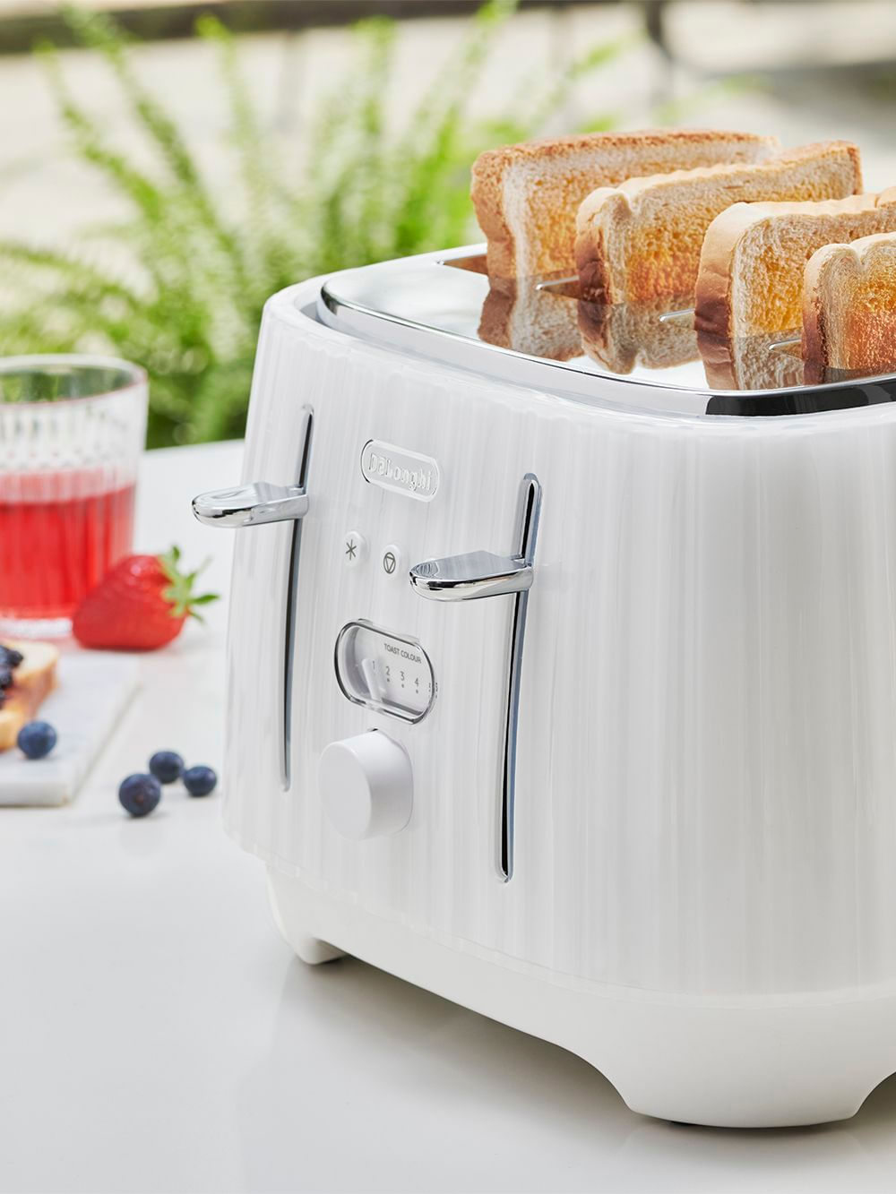 Delonghi Ballerina 4 slice Toaster White | Bash