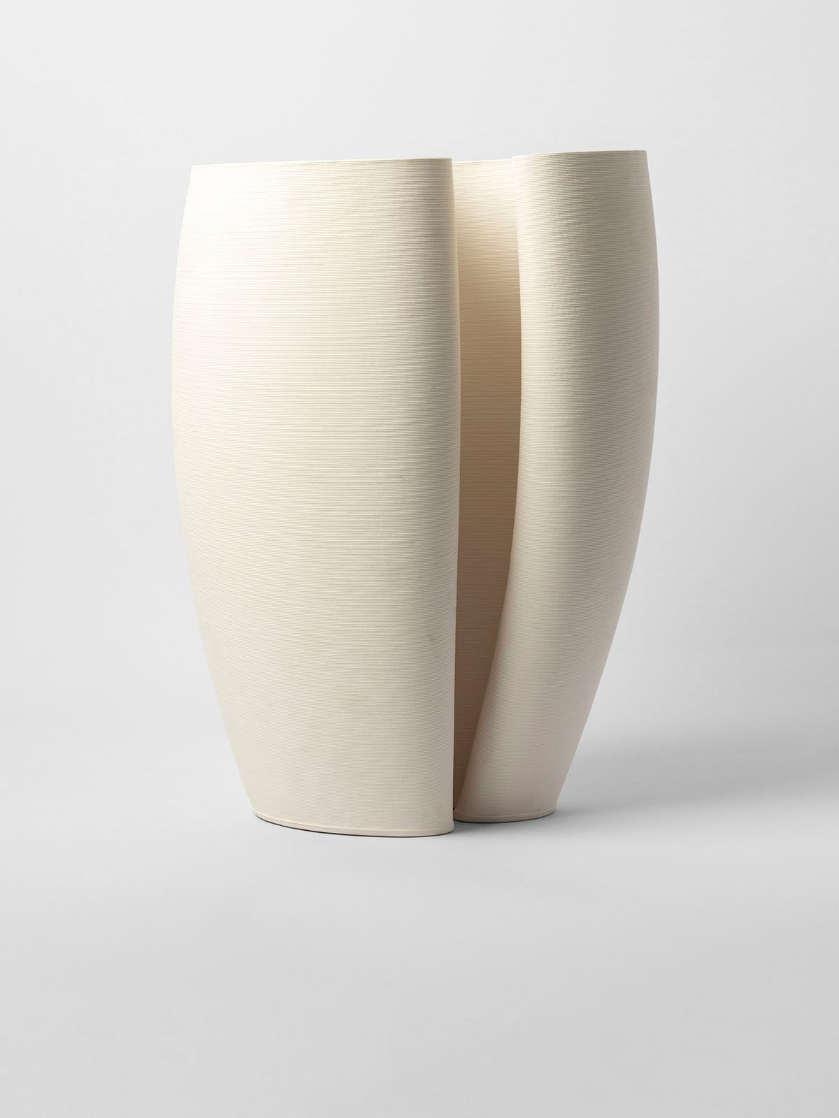 Elegant Curve Ceramic Artstone Vase | Bash