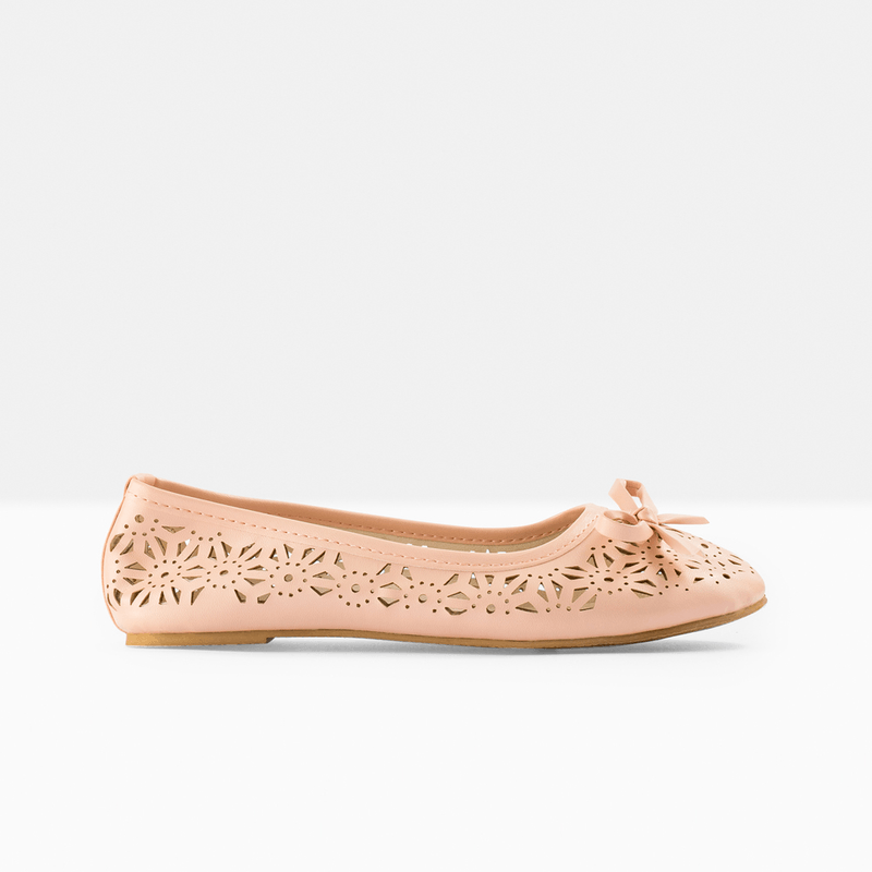 CUT OUT PUMP WHITE - Bash.com